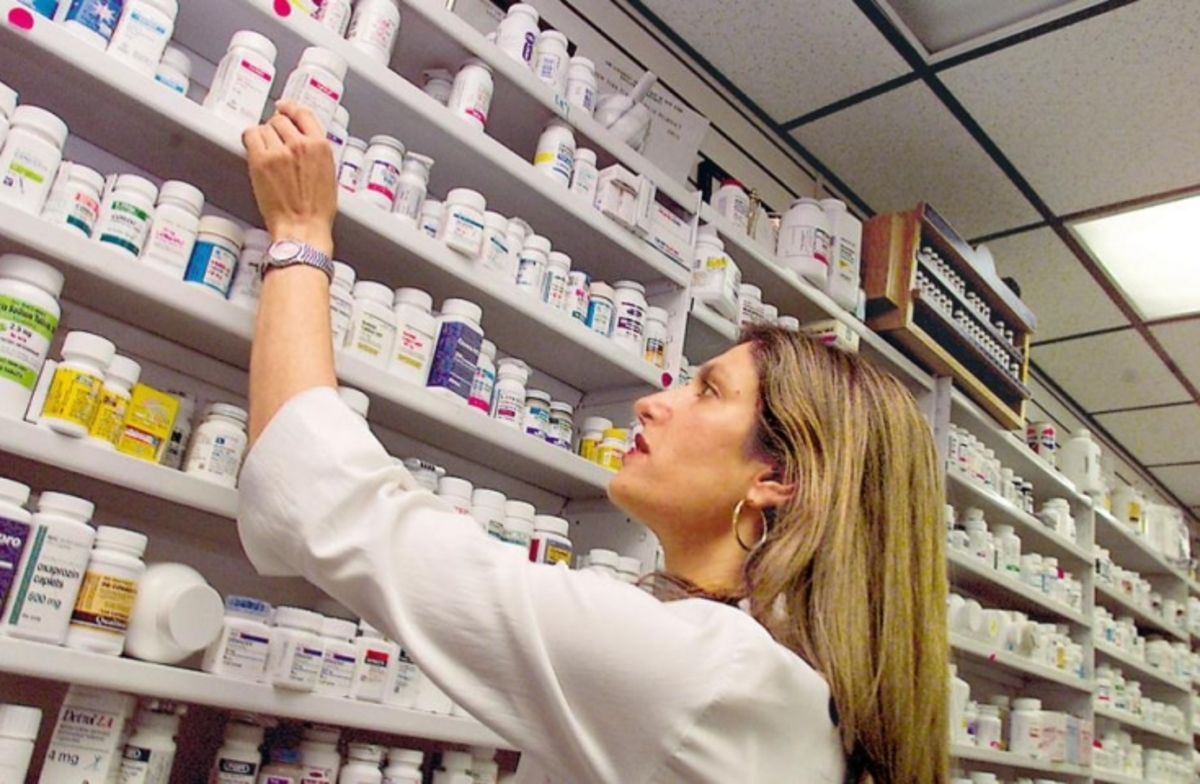 Να γίνει η μητρότητα συμβατή με το επάγγελμα της φαρμακοποιού