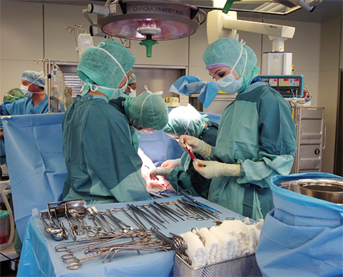 Επιστρέφουν 18 εκατ. ευρώ γιατροί και εταιρείες από σκάνδαλο με ορθοπεδικά!