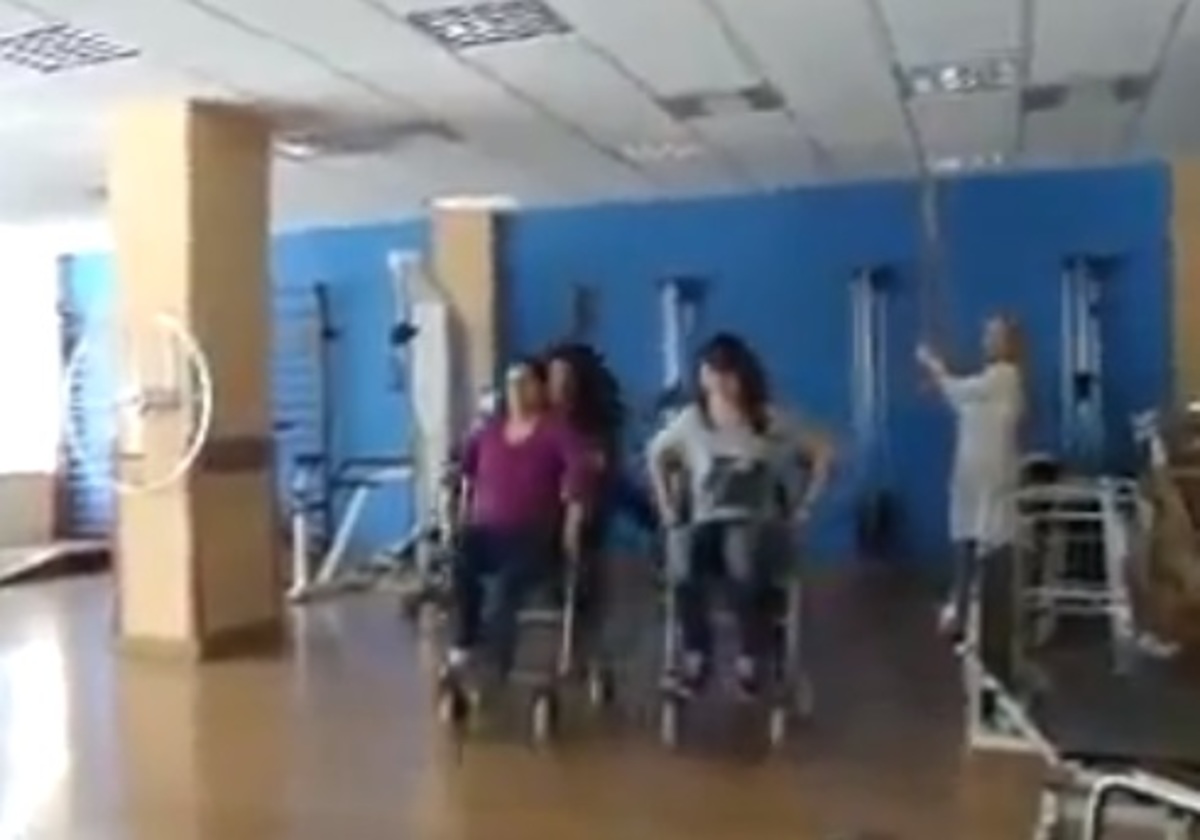 Εξοργιστικό: αγώνες με αναπηρικά καροτσάκια μέσα στο Ασκληπιείο. ΒΙΝΤΕΟ