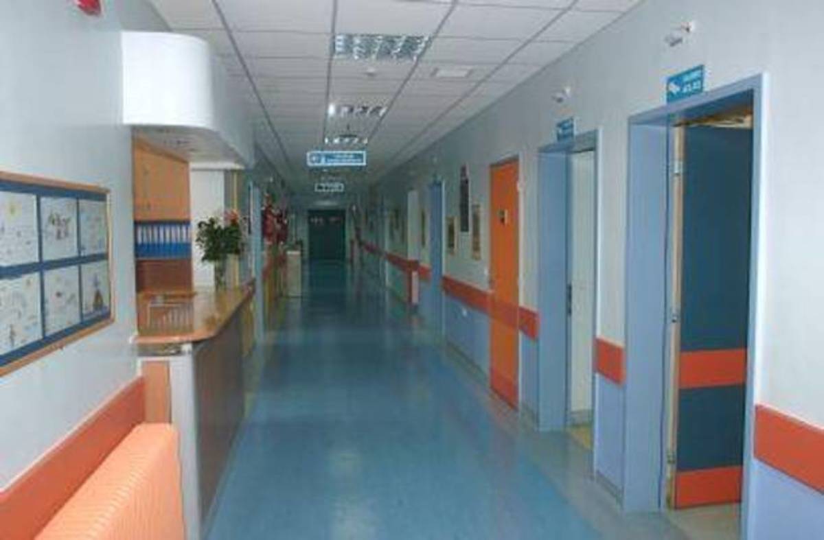 "Βροχή" πέφτουν οι περικοπές στα προγράμματα εφημεριών στα νοσοκομεία