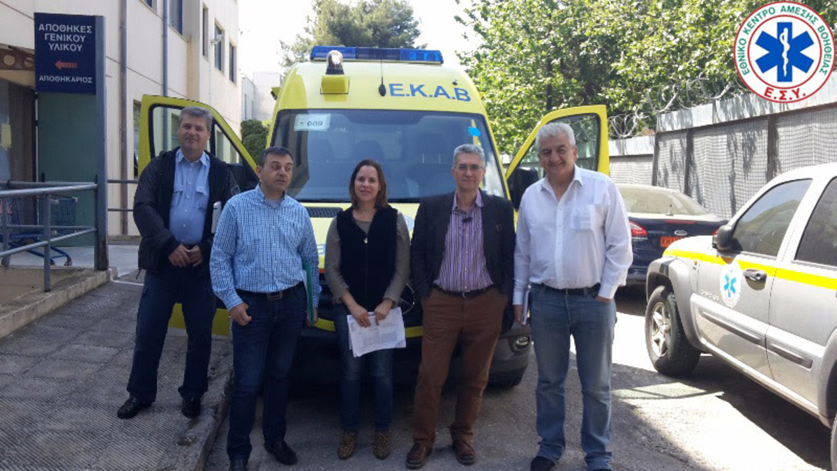 Ένα από τα ...90 ασθενοφόρα στην υπηρεσία του ΕΚΑΒ Αθηνών