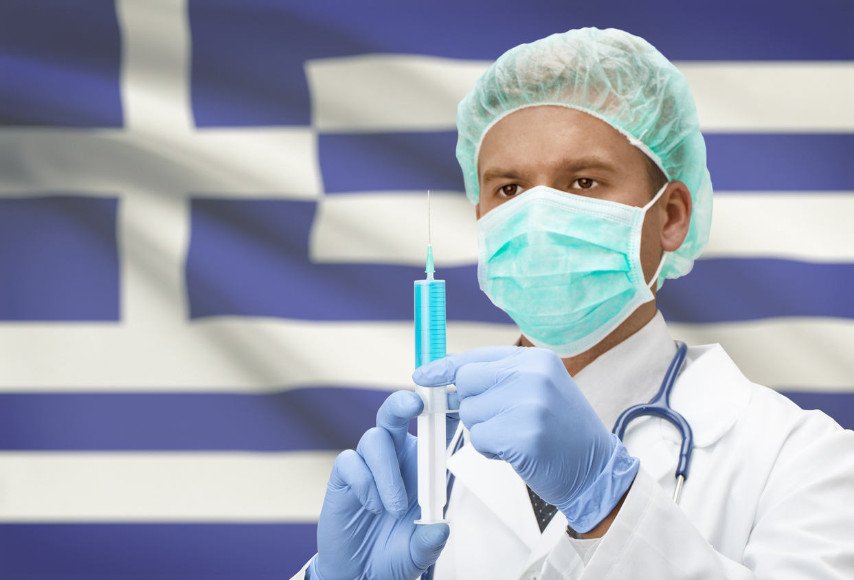 Οι Έλληνες λένε (σωστά) ναι στα εμβόλια, αλλά (λάθος) και στη θρησκεία