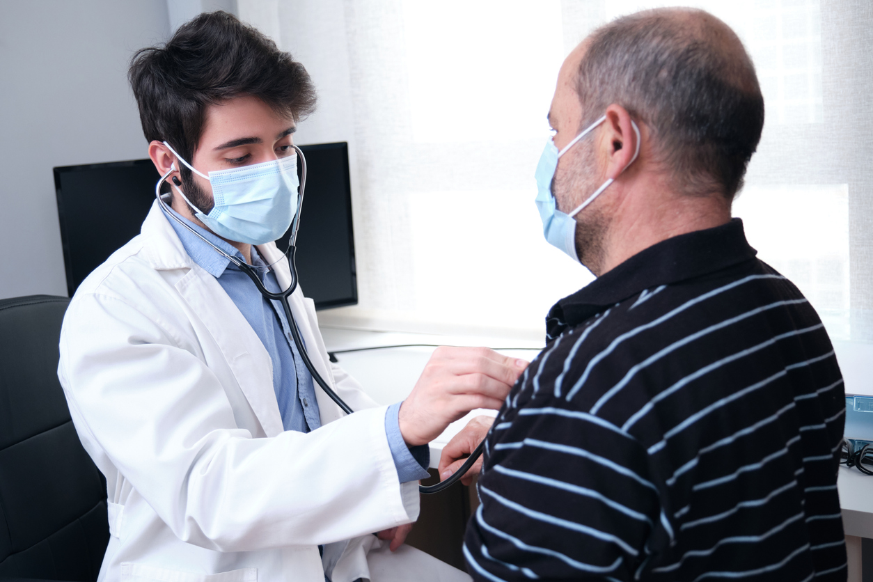 COVID-19: Γιατί όσοι κινδυνεύουν με έμφραγμα ή εγκεφαλικό πρέπει να ...