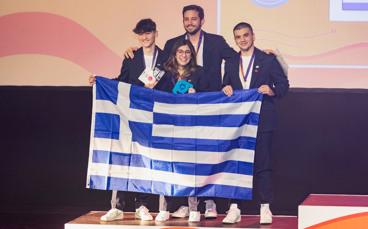 Αργυρό μετάλλιο για την Ελλάδα στην Παγκόσμια Ολυμπιάδα Ρομποτικής 2022