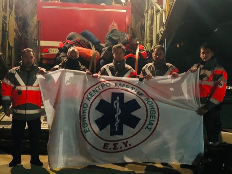 Επικοινωνία Πλεύρη - Γκάγκα με τους διασώστες του ΕΚΑΒ στην Τουρκία