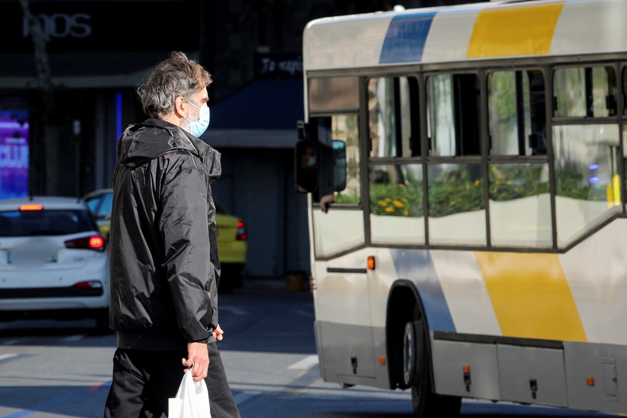 Εντός της μέρας η ανακοίνωση ΕΟΔΥ για μάσκες σε κλειστούς χώρους και ...