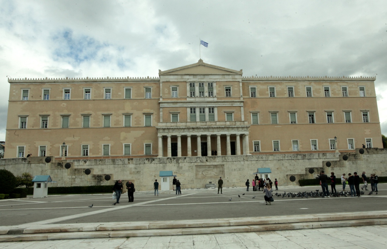 Βουλή: Υπερψηφίστηκε από την ΝΔ το νομοσχέδιο για τη Δημόσια Υγεία ...