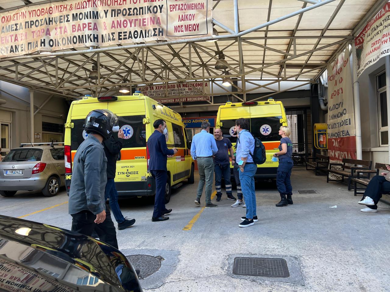 Αιφνιδιαστική επίσκεψη Μητσοτάκη στο Λαϊκό Νοσοκομείο την ώρα της εφημερίας