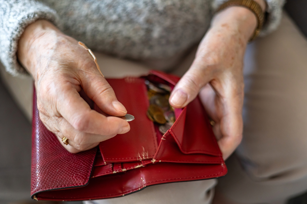 Eurostat: Από τη φτώχεια κινδυνεύει το 27,5% του ελληνικού πληθυσμού